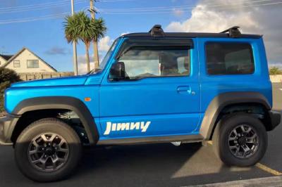 China Black Aluminum Roof Rack Cross Bars for Isuzu Jimny 2020 Car Top Luggage Rack for sale