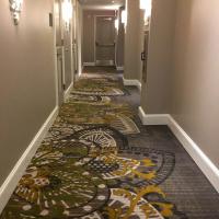 China Hotel Wool Carpet in Hallway Pattern Handmade for Public Areas and Hotel Corridors for sale