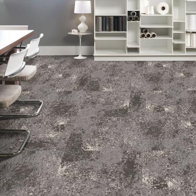 China 520g/sqm Pile Weight PVC Material Modular Carpet Tiles for Modern Office or Hallway for sale