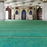 China Antimicrobial Mosque Carpet Roll for Prayer Room Muslim Wall to Wall Soft Carpet Yarn for sale
