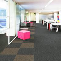 China Office and Bedroom Removable PP PVC Solid Color Carpet Tiles with Cushioned Backing for sale