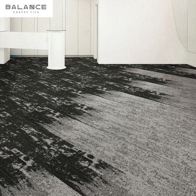 China Custom Size Rectangle Tufted Pvc Backed Nylon Carpet Tiles for Office and Gym Floors for sale