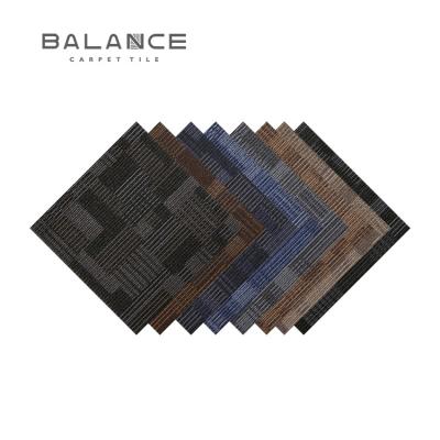 China 100% Solution Dyed Integrated Pattern Loop Pile Polypropylene Carpets Square Design for sale