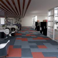 China Office Stock of 50x50 Carpet Tiles with 450g/sqm Pile Weight in Bulk for sale
