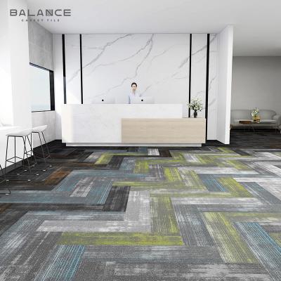 China Modern Style Striped Design Office Carpet Tiles with PVC Backing and 100% Resilya Nylon for sale
