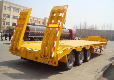 China Low-bed Semi Trailer low bed Truck 3 Axles 60Tons 15m lowbed trailer for Loading construction machine for sale