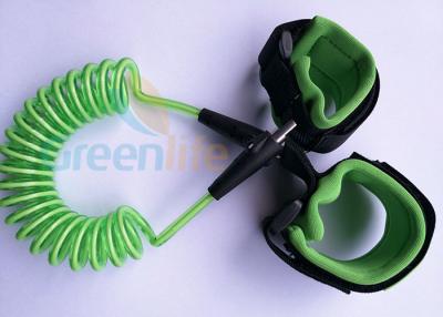 China Retractable Plastic Spring Baby Wrist Link Strap Green 1.5M Stretched Length for sale