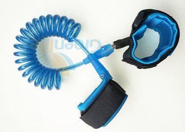 China 5.5mm Diameter PU Coil Child Safety Harness with 2 Wrist Links for Toddlers 1-8 Years for sale