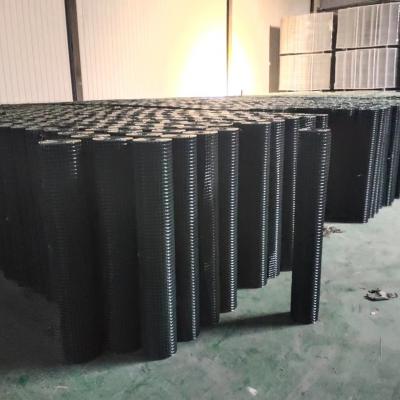 China 4x4 Galvanized Welded Wire Mesh Thick Pvc Coated Green Color Roll for sale
