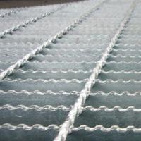 China Hot DIP Galvanized Mill Finish Plain Type or Serrated Type Steel Walking Bar Grating for sale