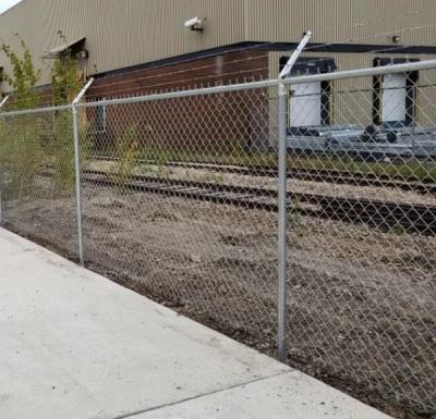 China Factory Supply High Quality Chain Link Fence for Garden, Airport, Football for sale