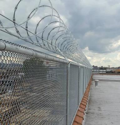 China Black Chain Link Fence 6FT Galvanized Chain-Link Fence Price in India for sale