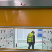 China GCC Cargo Clean Room Air Shower with PVC Shutter Door and Photoelectric Sensor for Labs for sale