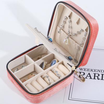 China Custom Velvet Jewelry Storage Box for Earrings & Necklaces - 300,000 Monthly Capacity, 20-Day Production for sale