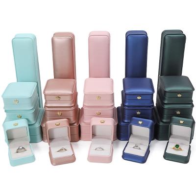 China Custom Logo PU Leather Jewelry Box for Crown Bracelet Pendant Necklace Ring Packaging - 300,000 Monthly Capacity with 20-Day Production for sale