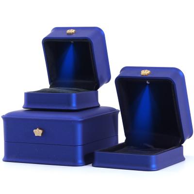 China Custom Luxury Crown Jewelry Packaging Box with LED Light Handmade Design 20cm for sale