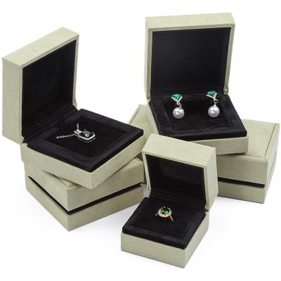 China OEM Grey Yellow Soft Velvet Jewelry Box Set - 300,000 Monthly Capacity, 20-Day Production for Ear Stud Ring Pendant Packaging for sale