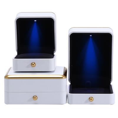 China Custom LED Jewelry Box with Gold Trim Plastic Case 300000pcs Monthly Supply for sale