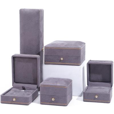 China Custom Logo Rectangle Jewelry Packaging Box - 300,000 Monthly Capacity with 20-Day Production for Luxury Bracelets and Necklaces for sale