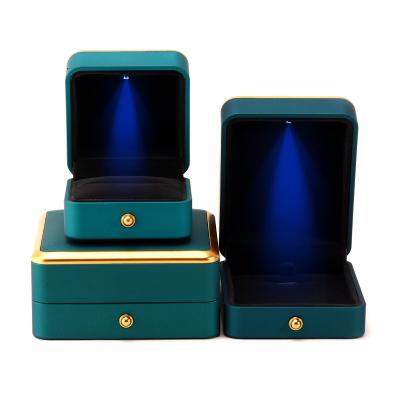 China Custom Light Green LED Velvet Jewelry Box Square Luxury Elegant 300000 Pieces Monthly Supply for sale
