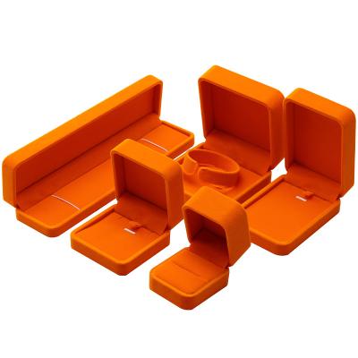 China Classic Velvet Luxury Jewelry Storage Box with Multiple Compartments and Magnetic Closure - Available in 6 Colors for sale