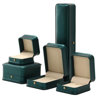 China Custom Logo Green Leather Jewelry Box for Necklace Ring Storage 20cm for sale