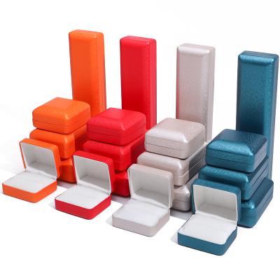 China Custom Logo Jewelry Package for Bracelet Necklace Ring PU Leather Velvet 5-7 Days Sample for sale