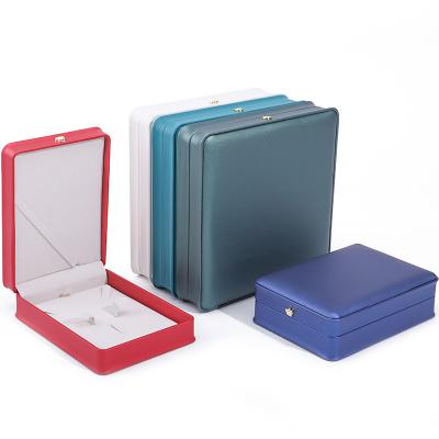 China Custom Logo Rectangular PU Leather Jewelry Box for Necklace Ring Storage 200x150x50mm for sale