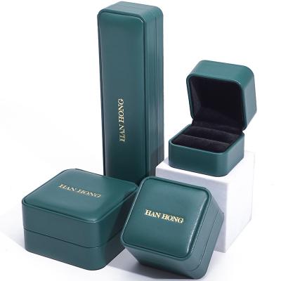 China Dark Green PU Leather Jewelry Storage Box Luxury Custom Jewellery Box Packaging 300000pcs Monthly for sale