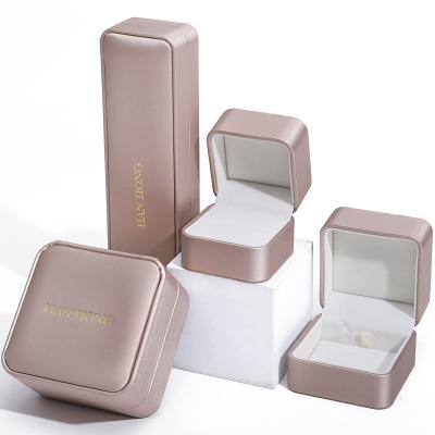 China Champagne Gold PU Leather Jewelry Box Custom Size Luxury Packaging for sale