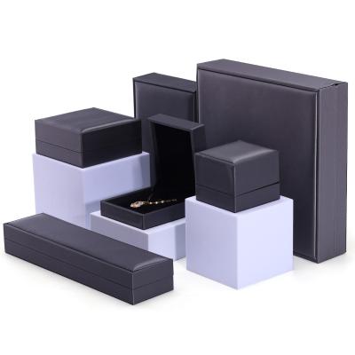 China Custom Velvet Jewelry Box with Thick Sponge Insert for Necklace Ring 10x10x5cm for sale