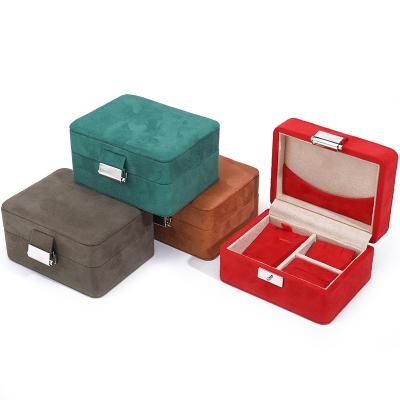 China Custom Logo Velvet Jewelry Box for Travel Storage - 300,000 Monthly Capacity with 20-Day Production for sale