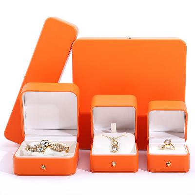 China Custom Leather Velvet Travel Jewelry Organizer Case for Necklace Ring Earrings for sale