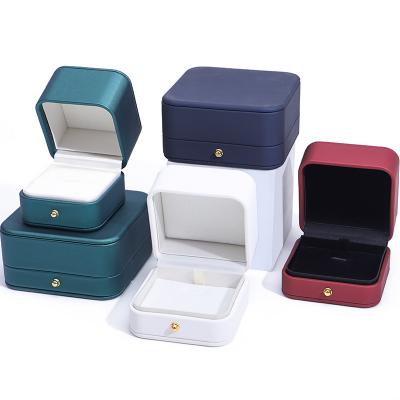 China Custom Logo PU Leather Jewelry Box for Earrings Rings Necklaces 300000 Pieces Monthly Supply for sale