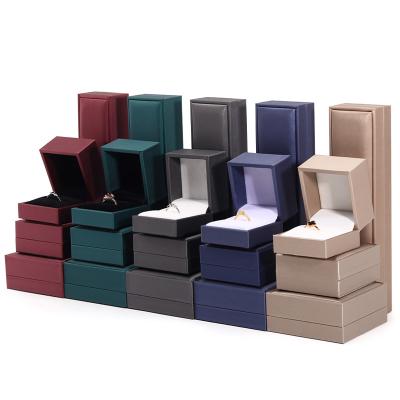 China Custom Handmade Leather Jewelry Box for Rings Necklaces Luxury Packaging 20cm for sale