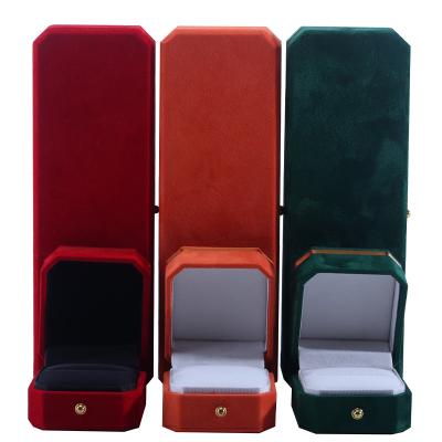 China Custom Velvet Jewelry Packaging Box for Wedding Gifts Earrings Rings 300000 Pieces Monthly for sale