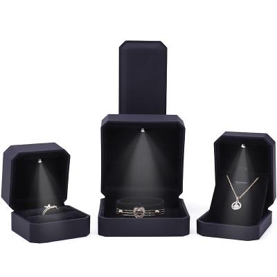 China Custom LED Jewelry Display Box for Rings Necklaces Bracelets Earrings 300000pcs Monthly for sale