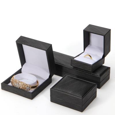 China Custom Printed PU Leather Jewelry Box Set with Bird Nest Pattern and Velvet Lining for sale