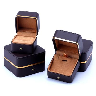 China Custom Embossed Logo Leather Jewelry Box for Bracelet Necklace Watch Ring 300000pcs Monthly for sale
