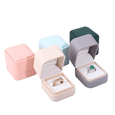 China Custom Logo PU Leather Jewelry Box for Earrings Bracelets Necklaces Rings 20cm for sale