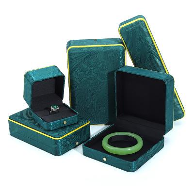 China Gold Buckle Yellow Trimmed Cotton Jewelry Box for Bracelet Necklace Earrings Ring Hanhong BH2 for sale