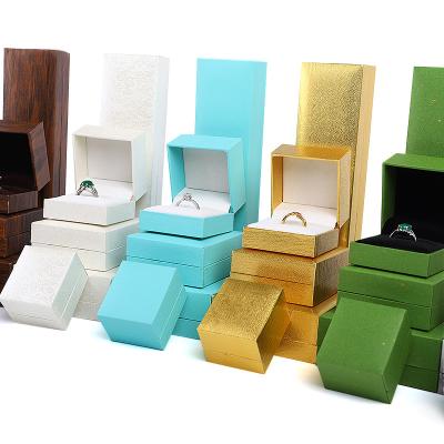 China Custom Paper Velvet Jewelry Box for Earrings Necklaces Rings - 300,000 Pieces Monthly Capacity with 20-Day Production for sale