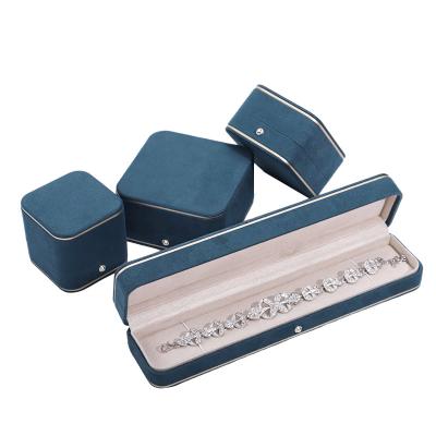 China Custom Velvet Jewelry Box 6.5x6.5x6cm for Necklace Bracelet Earrings Ring for sale