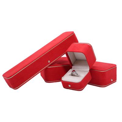 China Red Velvet Jewelry Box 6.5x6.5x6cm for Necklace Bracelet Earring Ring Display for sale
