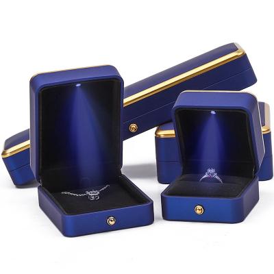 China Customizable Jewelry Box with LED Light Eco-Friendly Pu Leather Velvet 6 Layer Storage for sale