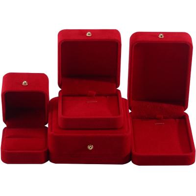 China Red Velvet Jewelry Packaging Box with Custom Logo - 300,000 Monthly Capacity, 20-Day Production for sale
