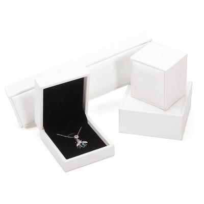 China Hanhong Custom PU Leather Jewelry Box Set with Bird Nest Pattern and Logo Embossing for sale