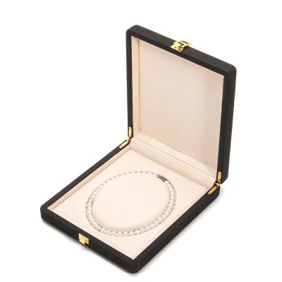 China Black Hanhong Custom Rounded Corner Microfiber Leather Jewelry Box 20×23×5cm with Metal Buckle for Necklace Storage for sale
