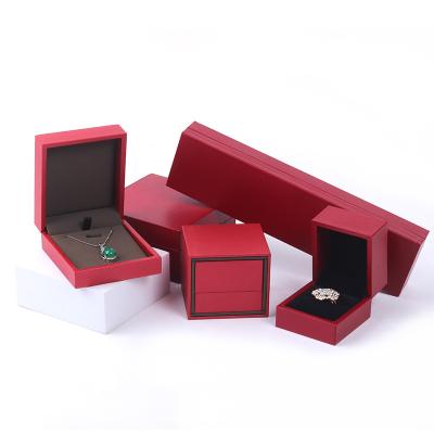 China Custom Pull Out Paper Jewellery Box with Velvet Interior for Necklace Storage and Organization for sale