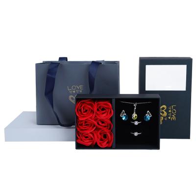 China Hanhong Cardboard Rose Soap Flower Jewelry Box with Tote Bag - Custom Sizes Available - Plastic Construction with Embossing for sale